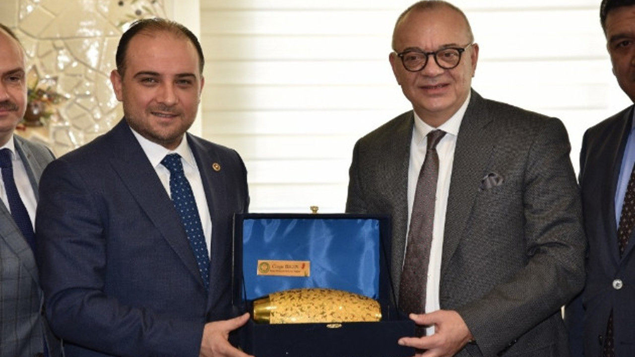 Son dakika Manisa'da Başkan Cengiz Ergün, Milletvekili Murat Baybatur’u ...