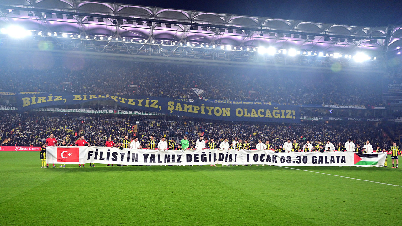 Derbide futbolculardan 'ortak' Filistin pankartı - Spor Haberleri