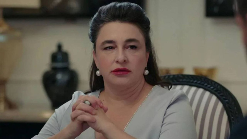Esra Dermancıoğlu 17 kilo verdi! Oyuncu iğne ipliğe döndü! Bakın sırrı ...