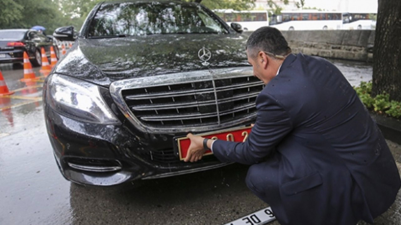 002 plaka kimin? Devlet protokolünde kim kullanıyor? - Yaşam Haberleri